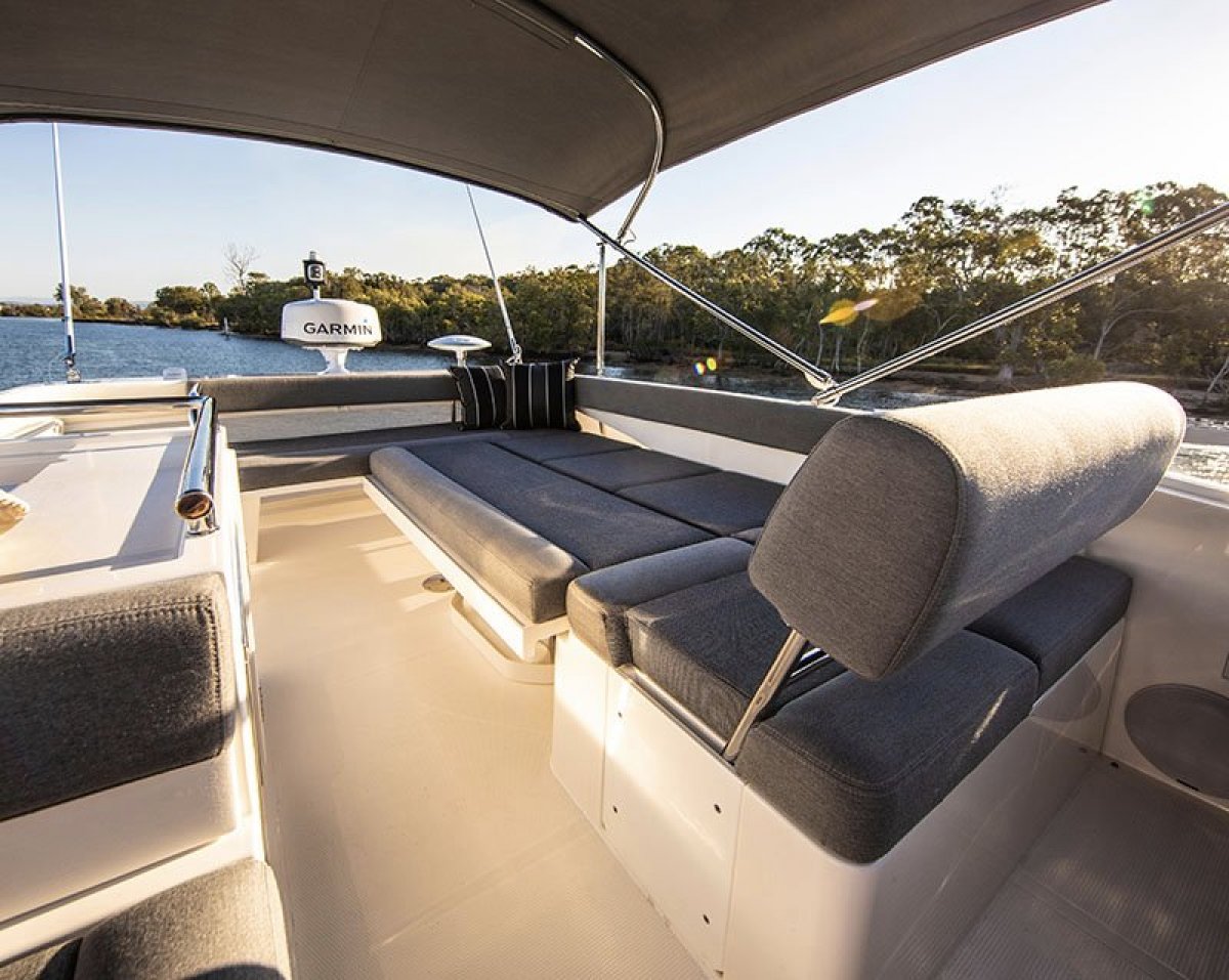 2019 Riviera 39 Open Flybridge | Boat Research | Yachthub