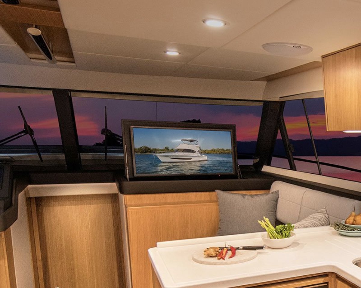 2019 Riviera 39 Open Flybridge | Boat Research | BoatsOnline