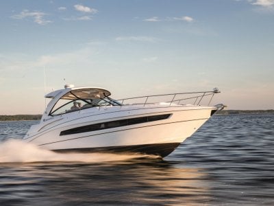 2020 Cruisers Yachts 380 Express | Boat Research | Yachthub