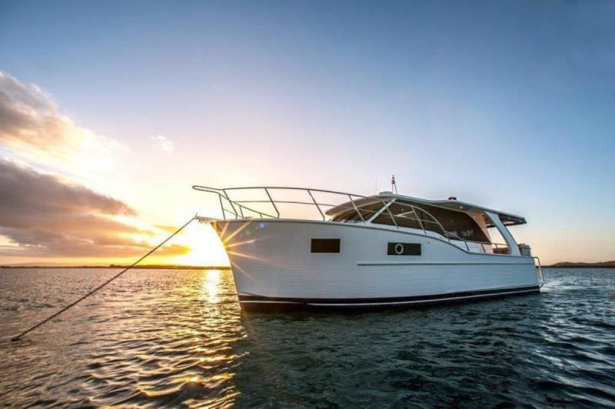 2019 North Harbour Motor Yachts Sedan 45 | Boat Research | Yachthub