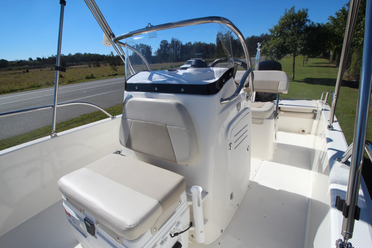 2020 Boston Whaler 170 Dauntless | Boat Research | Yachthub