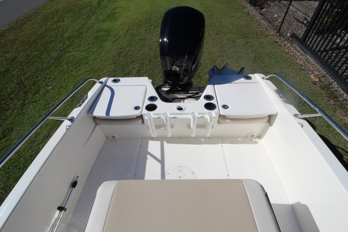 2020 Boston Whaler 170 Dauntless | Boat Research | Yachthub