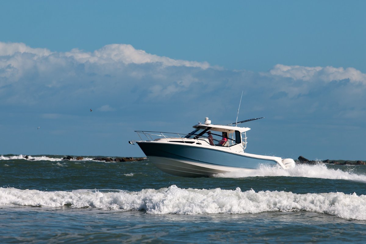2020 Boston Whaler 325 Conquest | Boat Research | BoatsOnline