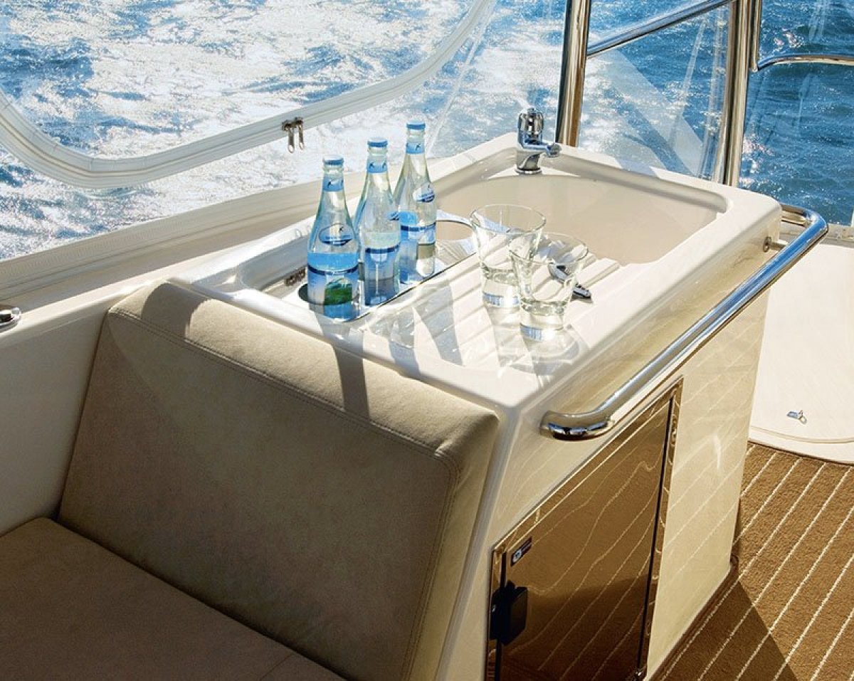 2020 Riviera 45 Open Flybridge | Boat Research | Yachthub