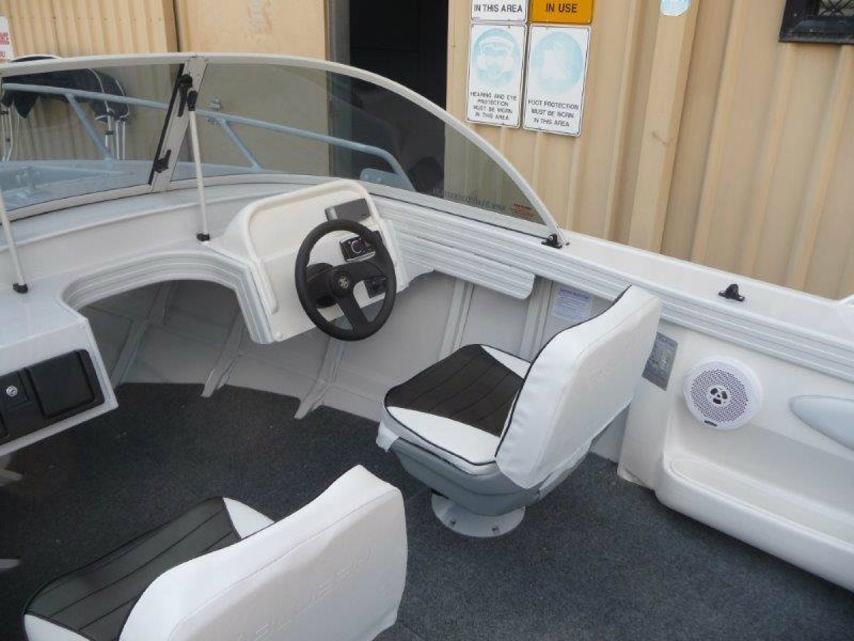 2015 Bluefin 4.50 Weekender | Boat Research | Boats Online