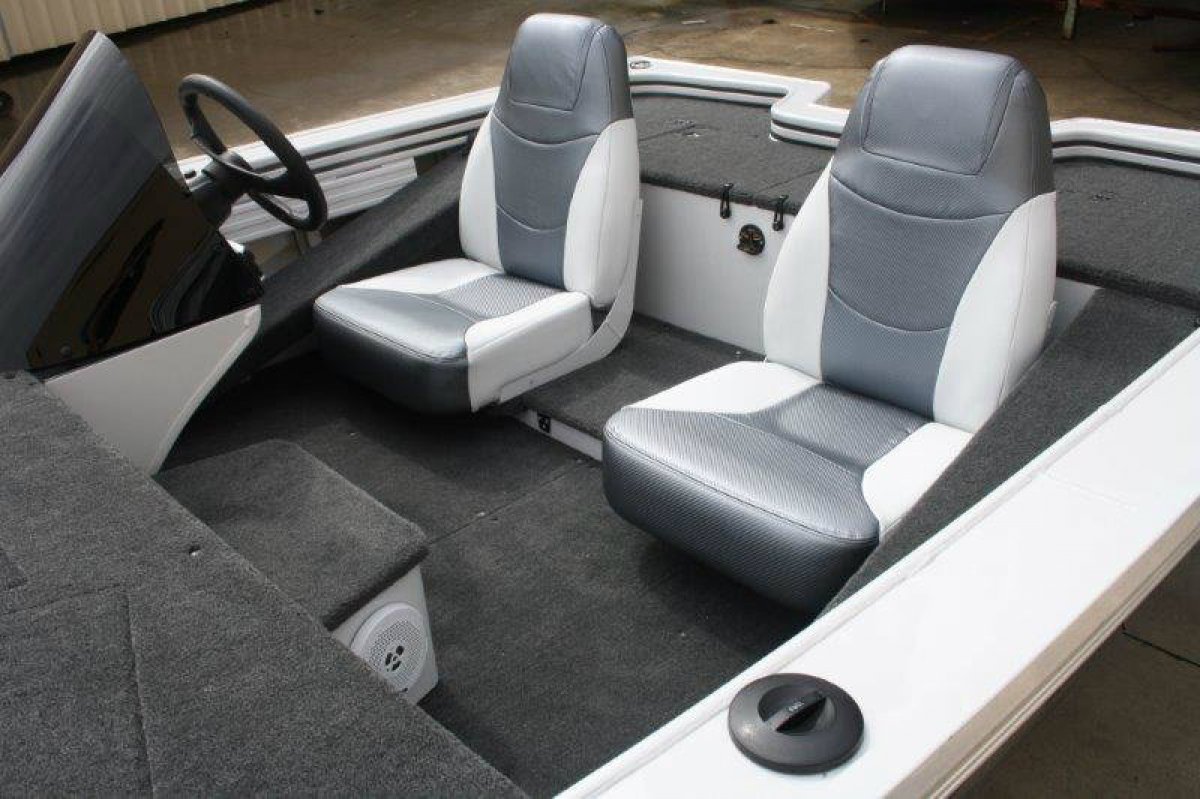 2015 Bluefin 4.95 Thundercat | Boat Research | Yachthub
