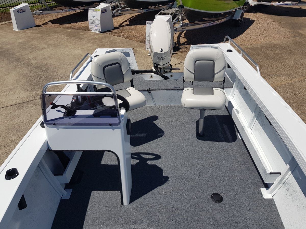 2020 Quintrex 490 Renegade Side Console | Boat Research | Yachthub