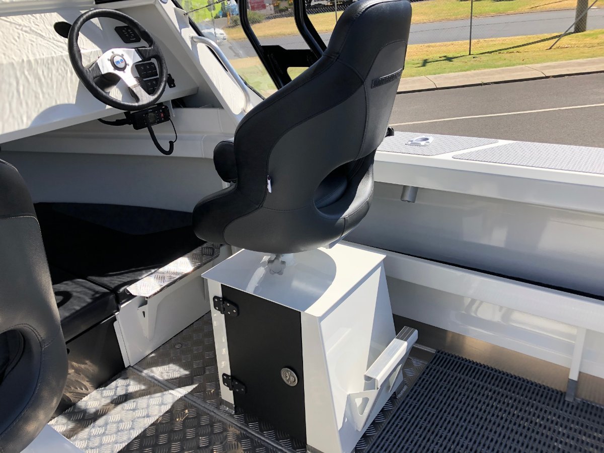 2020 Bar Crusher 670c | Boat Research | Boats Online