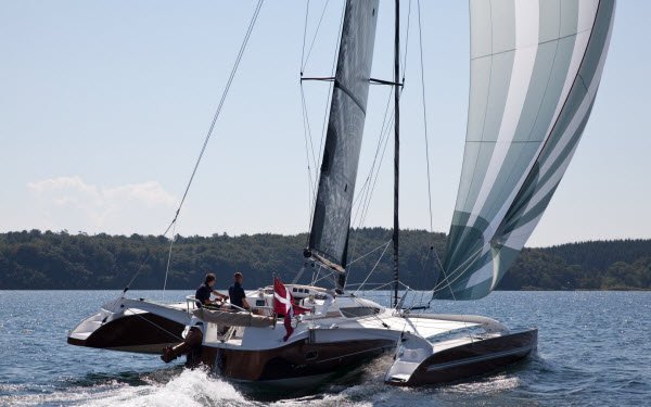 2020 Dragonfly 32 Evolution | Boat Research | Yachthub