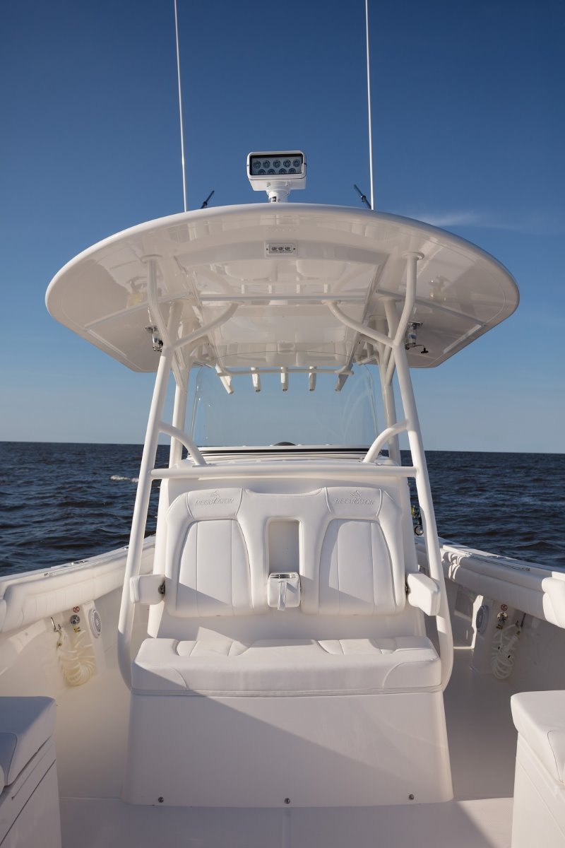 2020 Regulator 34 | Boat Research | Yachthub