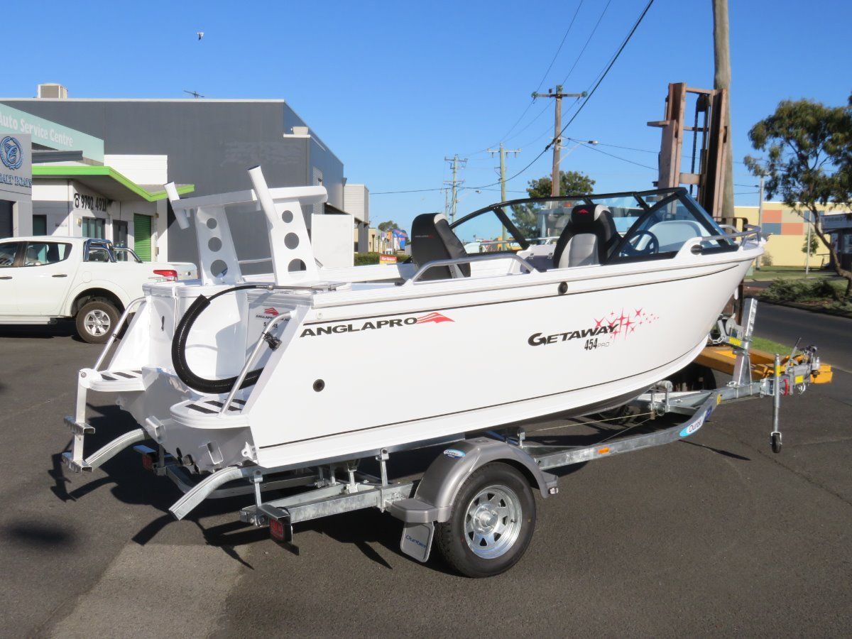 2020 Anglapro Getaway 454 | Boat Research | BoatsOnline