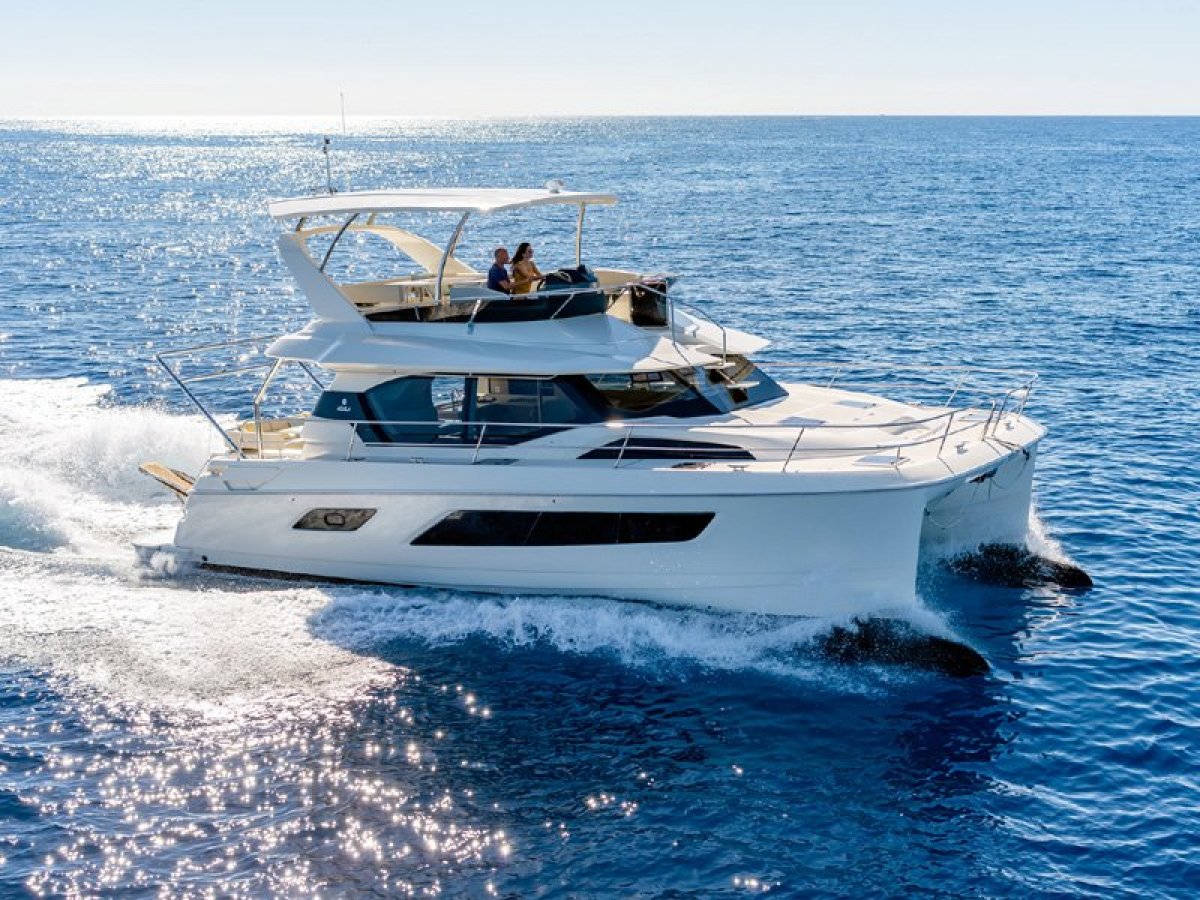 2021 Aquila 44 | Boat Research | Yachthub