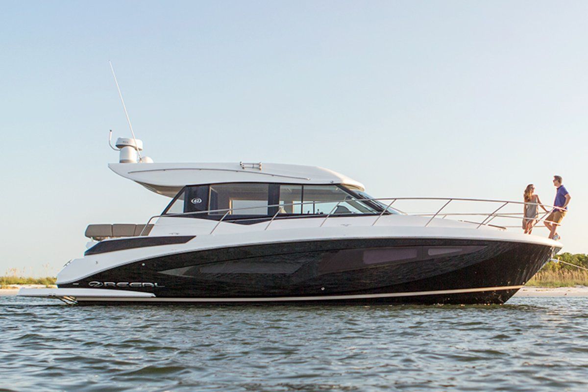 2021 Regal 42 Grande Coupe | Boat Research | Yachthub