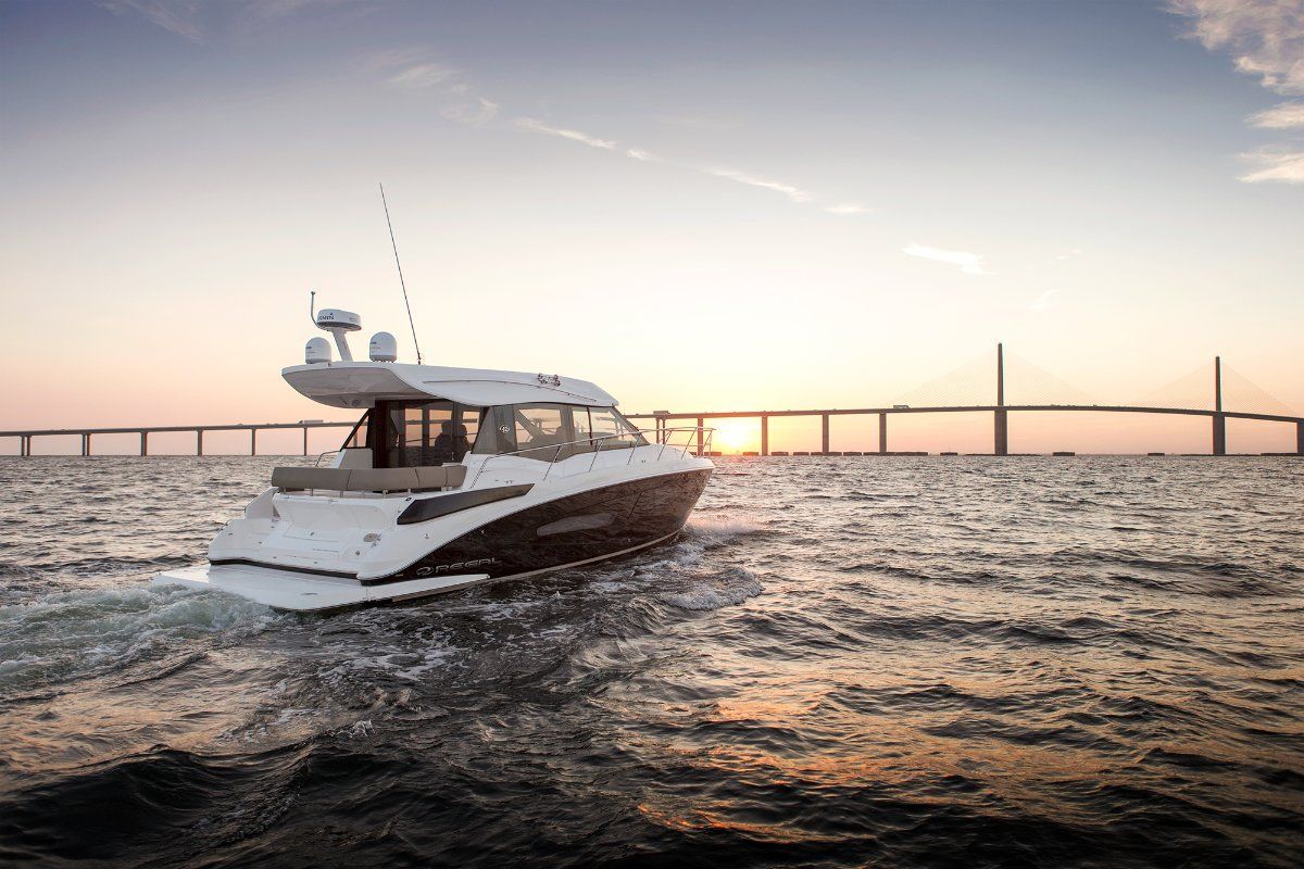 2021 Regal 42 Grande Coupe | Boat Research | Yachthub