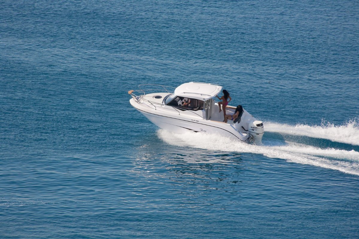 2021 Ranieri Clf22 | Boat Research | Boats Online