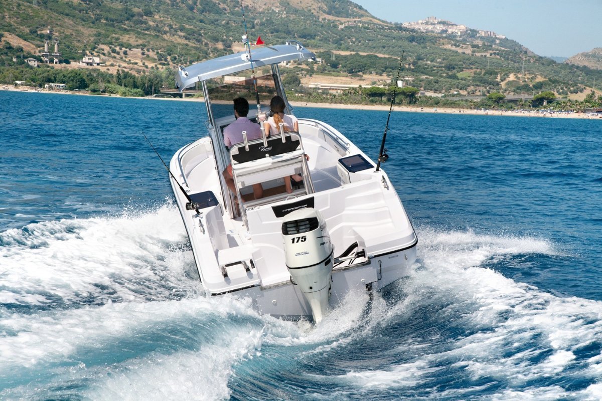 2021 Ranieri Interceptor 222 | Boat Research | Boats Online