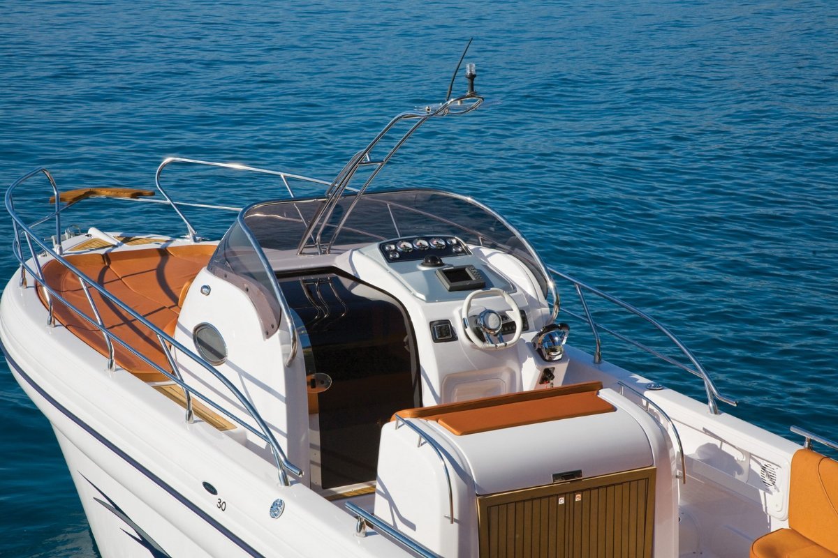 2021 Ranieri Shadow 30 | Boat Research | Boats Online