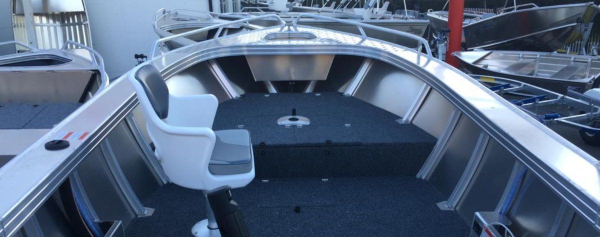 2020 Stessl 440 Apache Pro | Boat Research | Boats Online