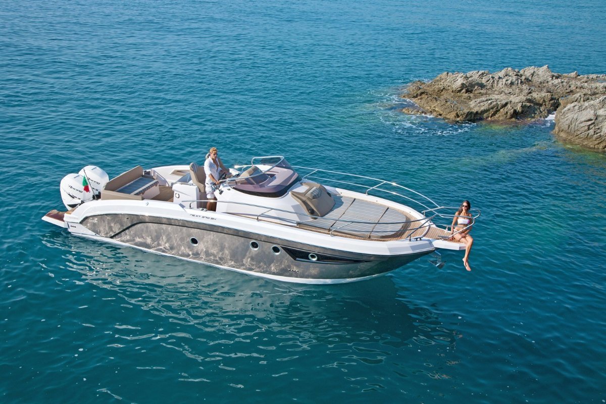 2021 Ranieri Next 370 Sh | Boat Research | BoatsOnline