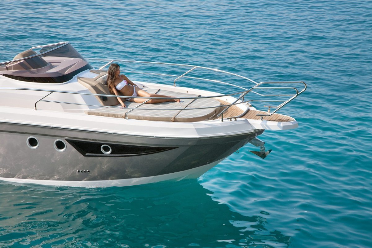 2021 Ranieri Next 370 Sh | Boat Research | Boats Online