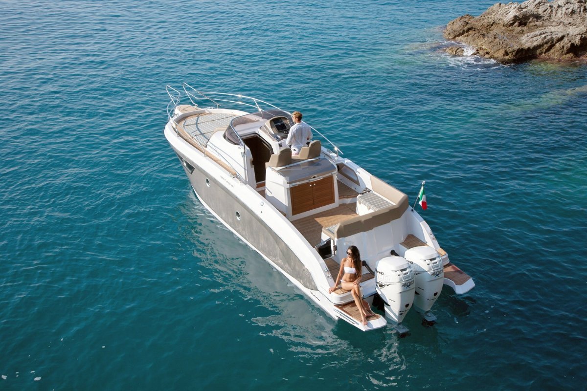 2021 Ranieri Next 370 Sh | Boat Research | Boats Online