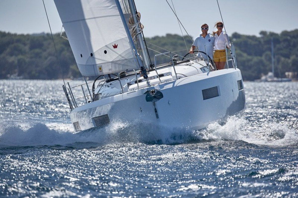 2021 Jeanneau Sun Odyssey 440 | Boat Research | BoatsOnline