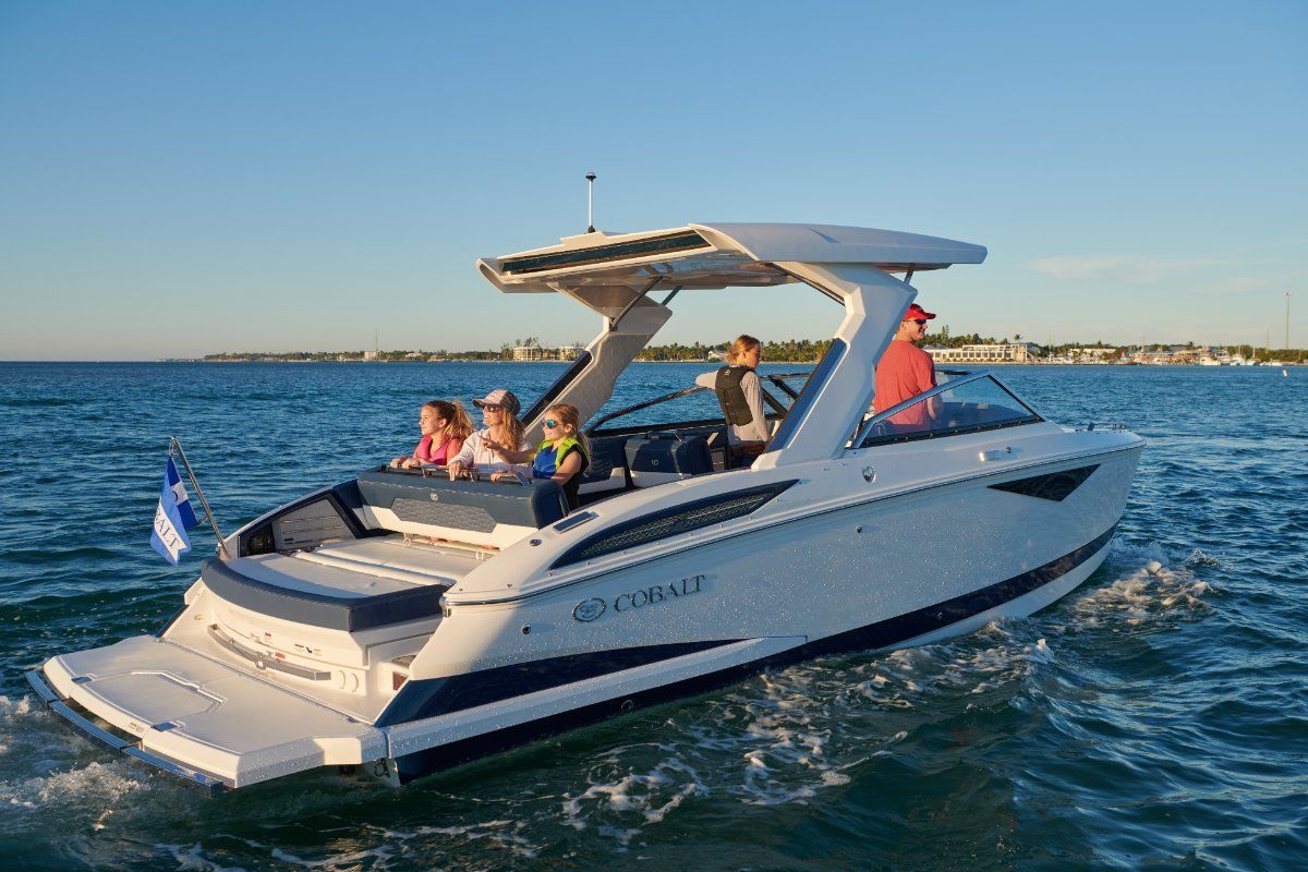 2021 Cobalt A29 | Boat Research | BoatsOnline