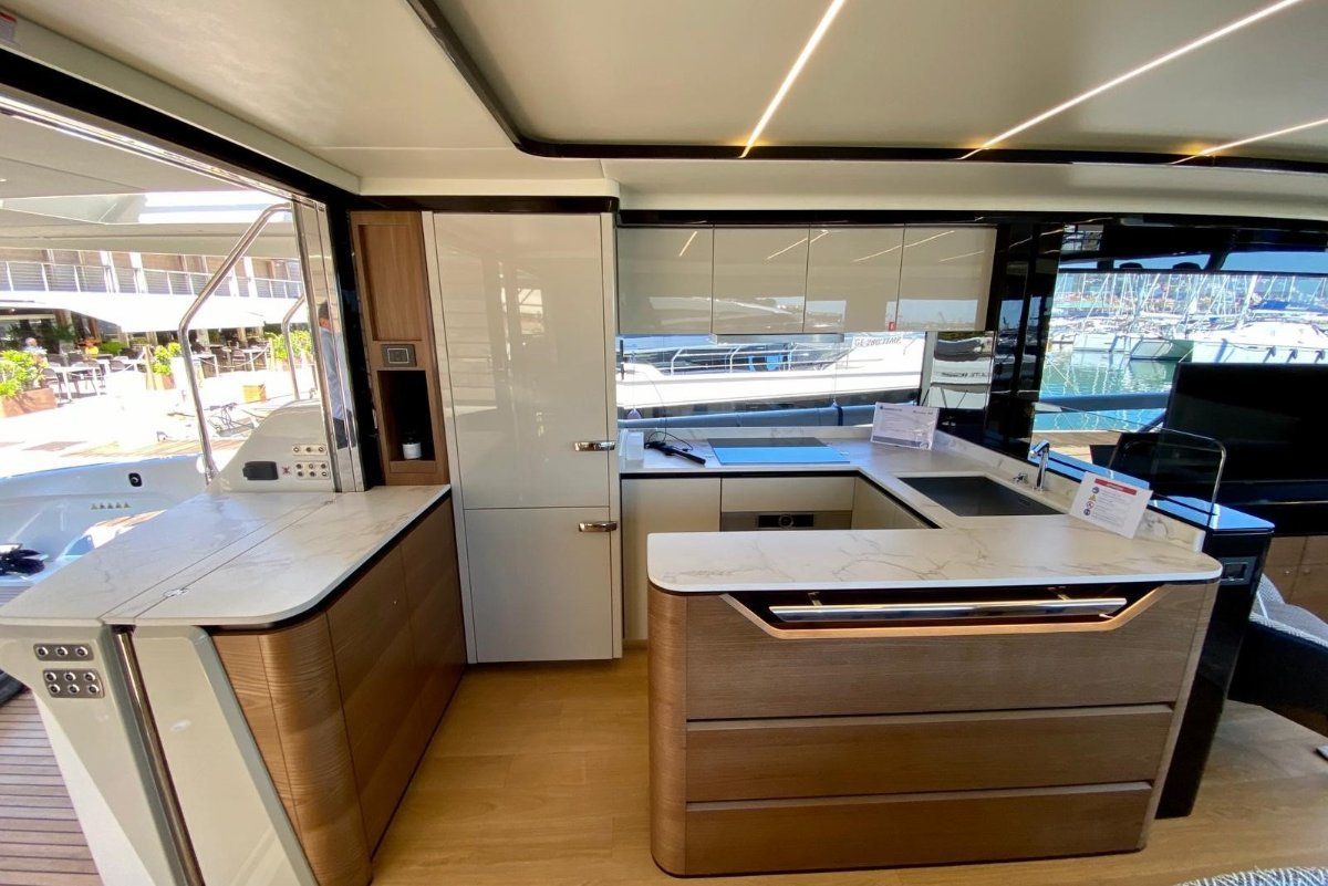 2021 Absolute Navetta 64 | Boat Research | BoatsOnline
