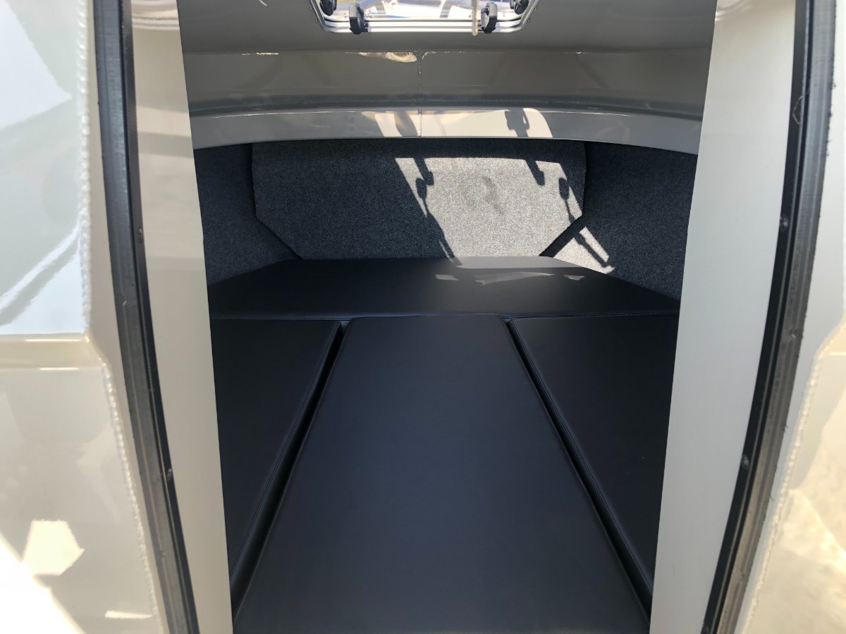 2021 Formosa 675 Srt Half Cabin Enclosed Hard Top | Boat Research ...