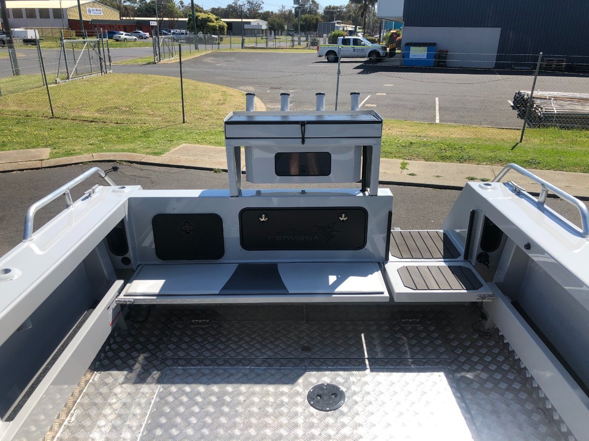 2021 Formosa 675 Srt Half Cabin Enclosed Hard Top | Boat Research ...