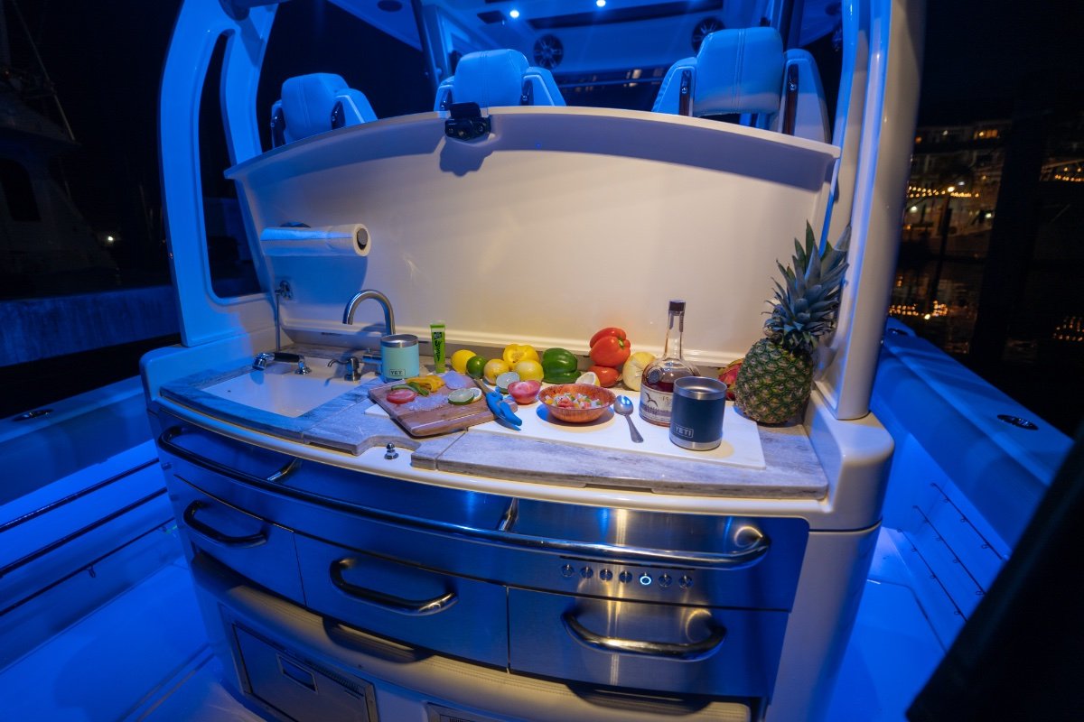 2021 Solace 345 | Boat Research | Yachthub