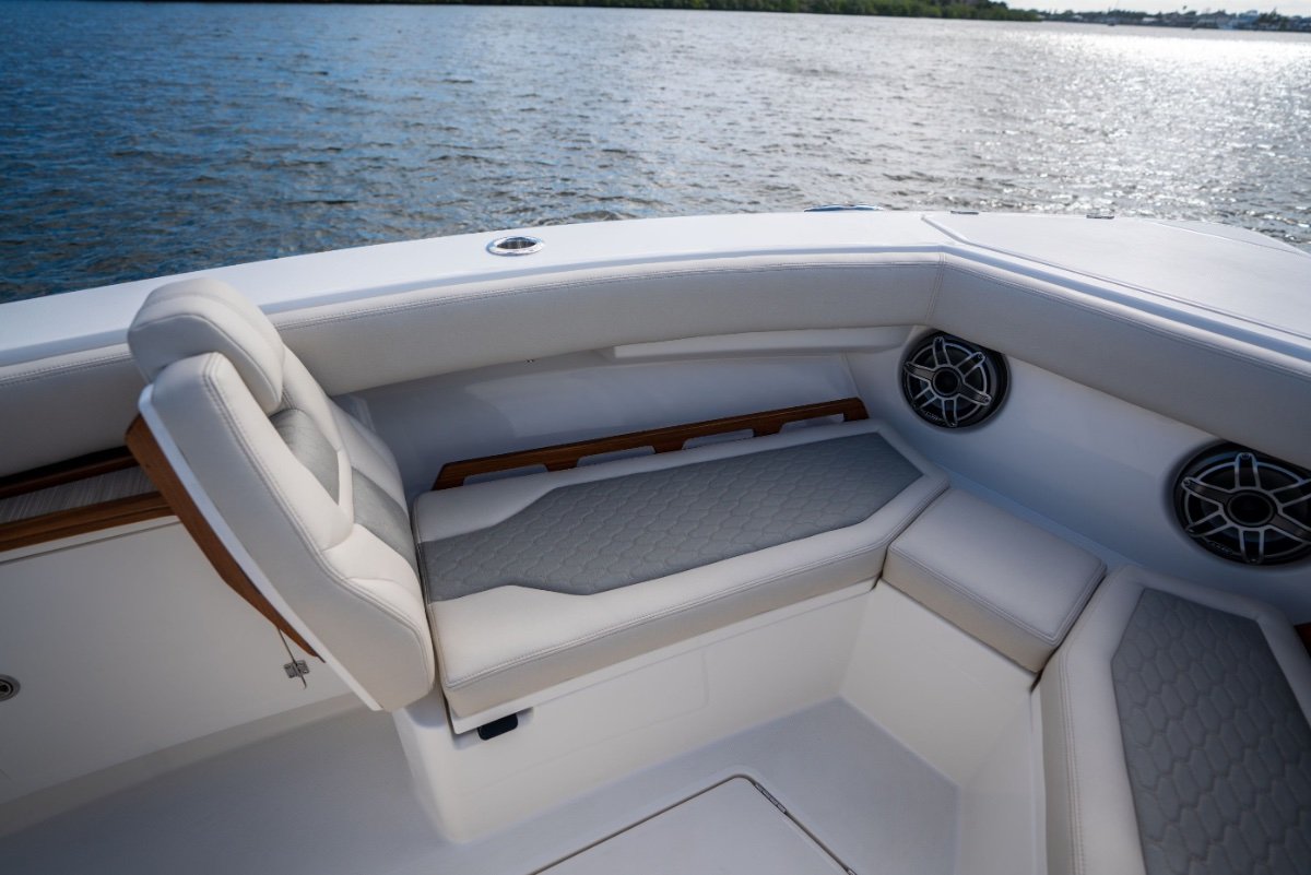 2021 Solace 345 | Boat Research | Yachthub