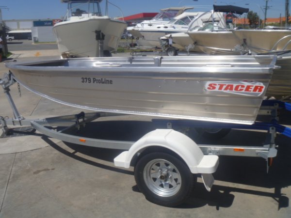 2015 Stacer 379 Proline | Boat Research | Yachthub