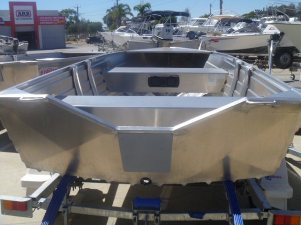 2015 Stacer 379 Seasprite | Boat Research | BoatsOnline