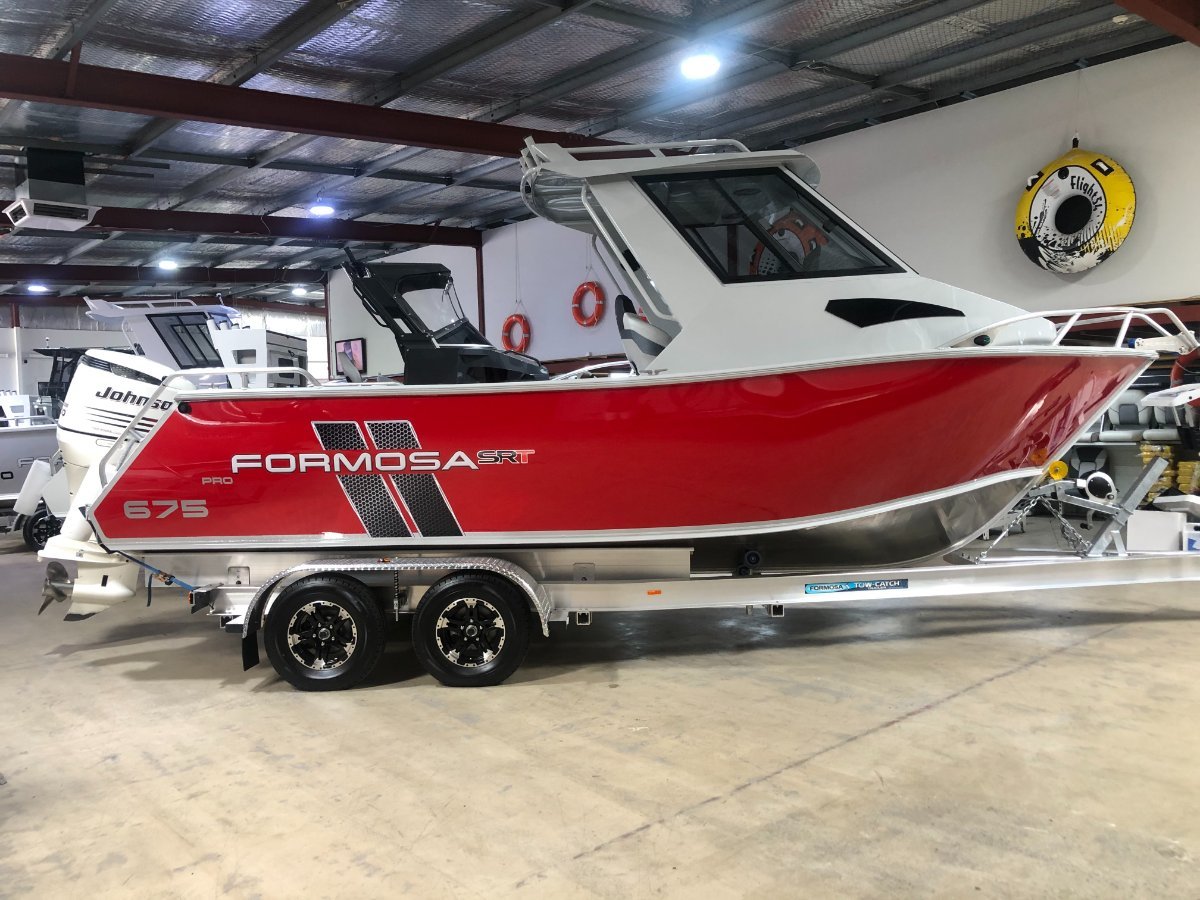 2020 Formosa 675 Srt Half Cabin Enclosed Hard Top | Boat Research ...