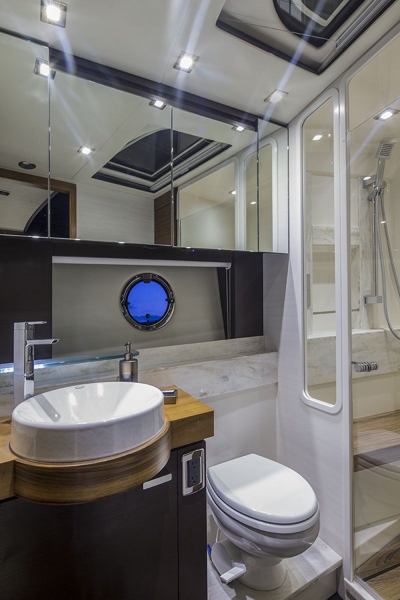2021 Tiara 53 Flybridge | Boat Research | BoatsOnline