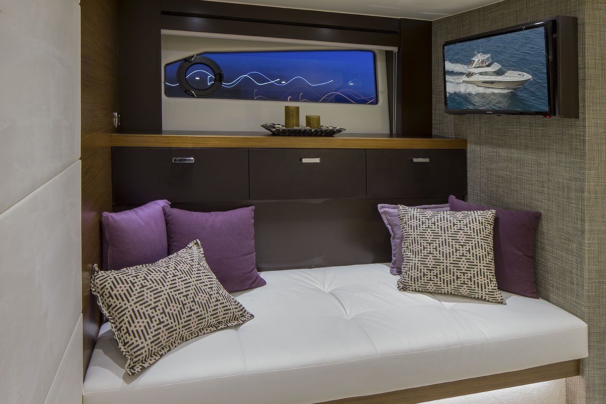 2021 Tiara 53 Flybridge | Boat Research | BoatsOnline