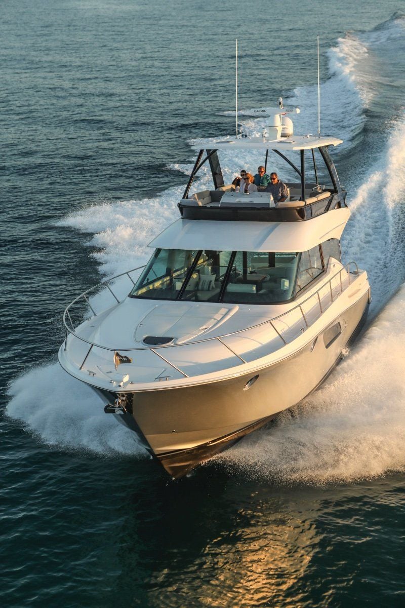 2021 Tiara 53 Flybridge | Boat Research | Boats Online