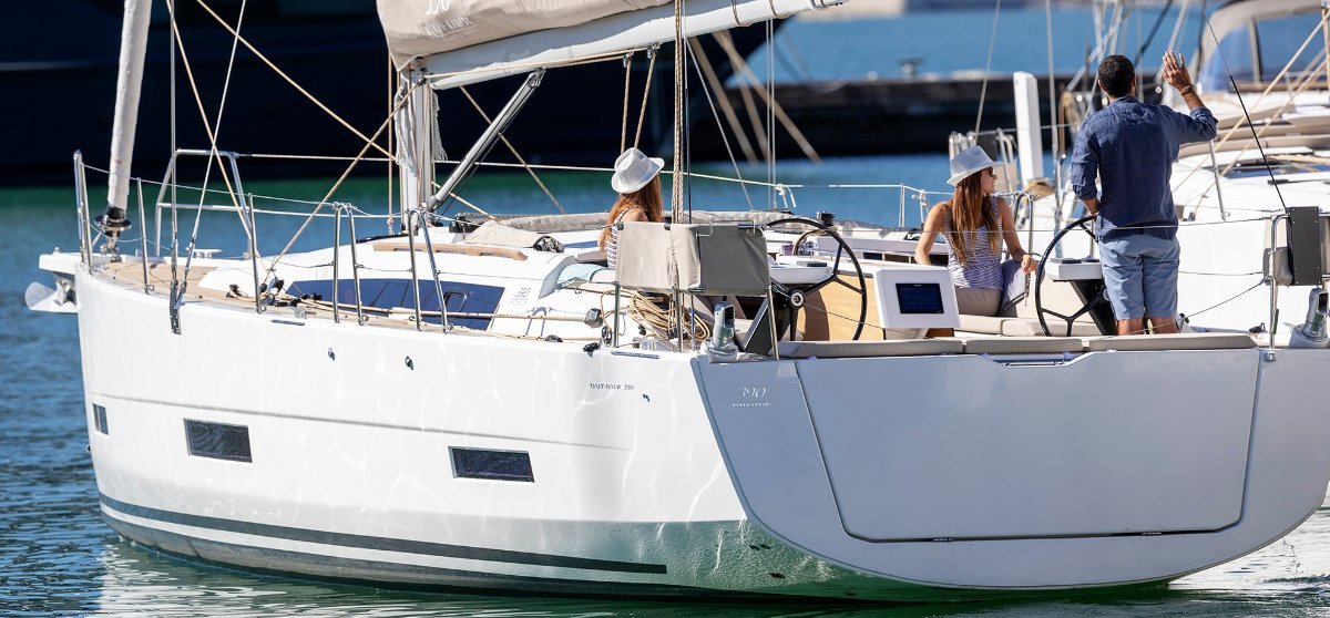2021 Dufour 390 | Boat Research | Yachthub