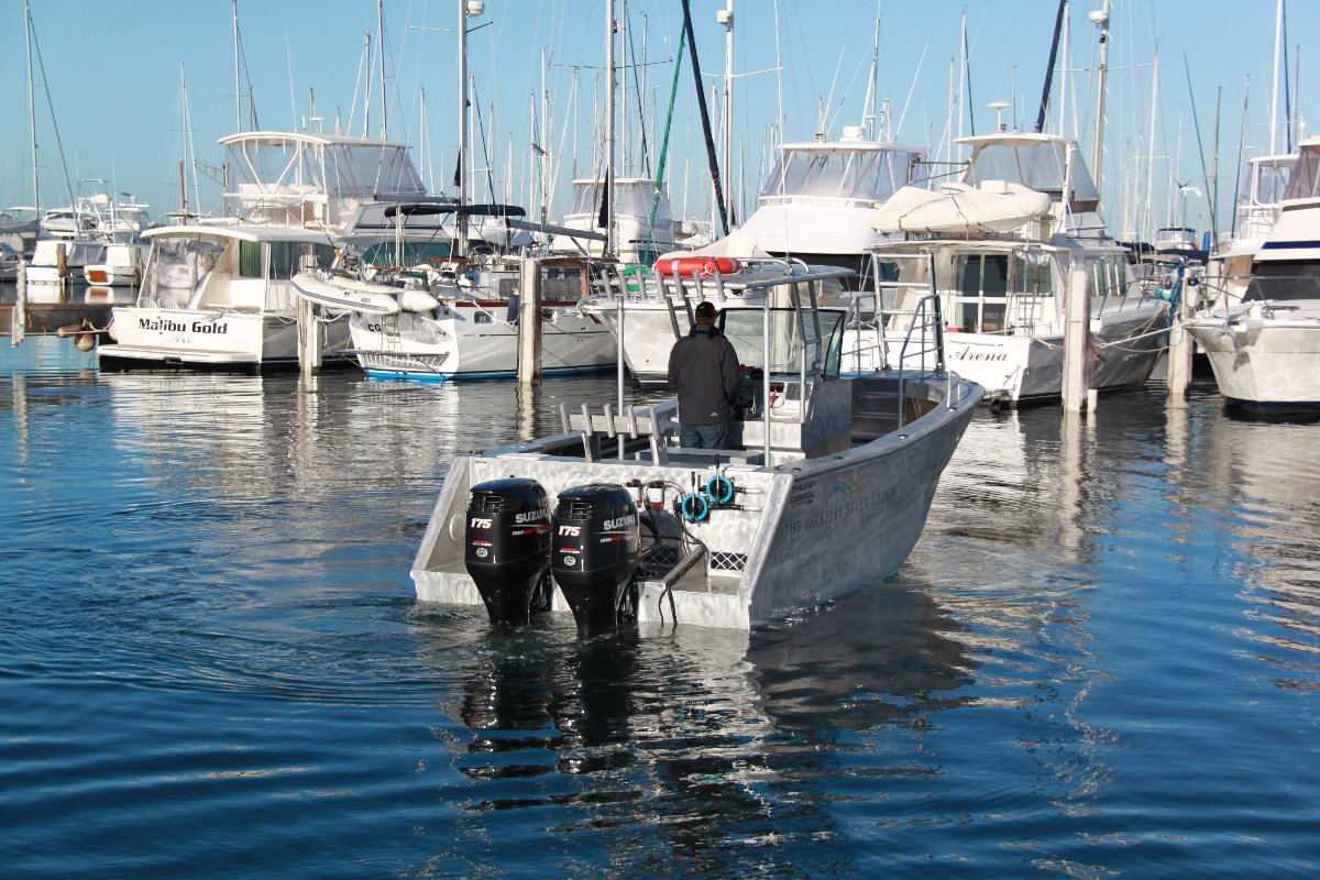 2021 Saltwater Commercial Boats 7.5 Centre Console | Boat Research ...