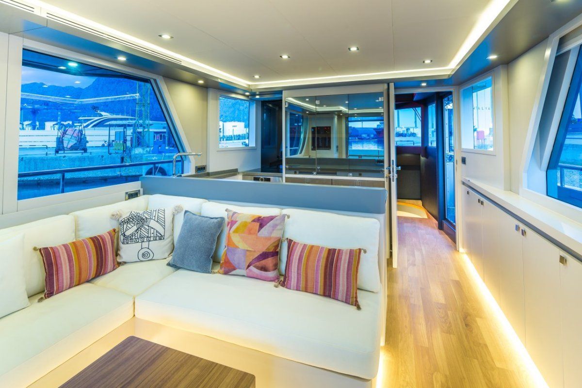 2021 Bering 70 | Boat Research | Yachthub