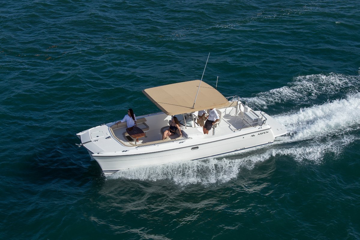 2021 Aspen Power Catamaran L90xl | Boat Research | BoatsOnline
