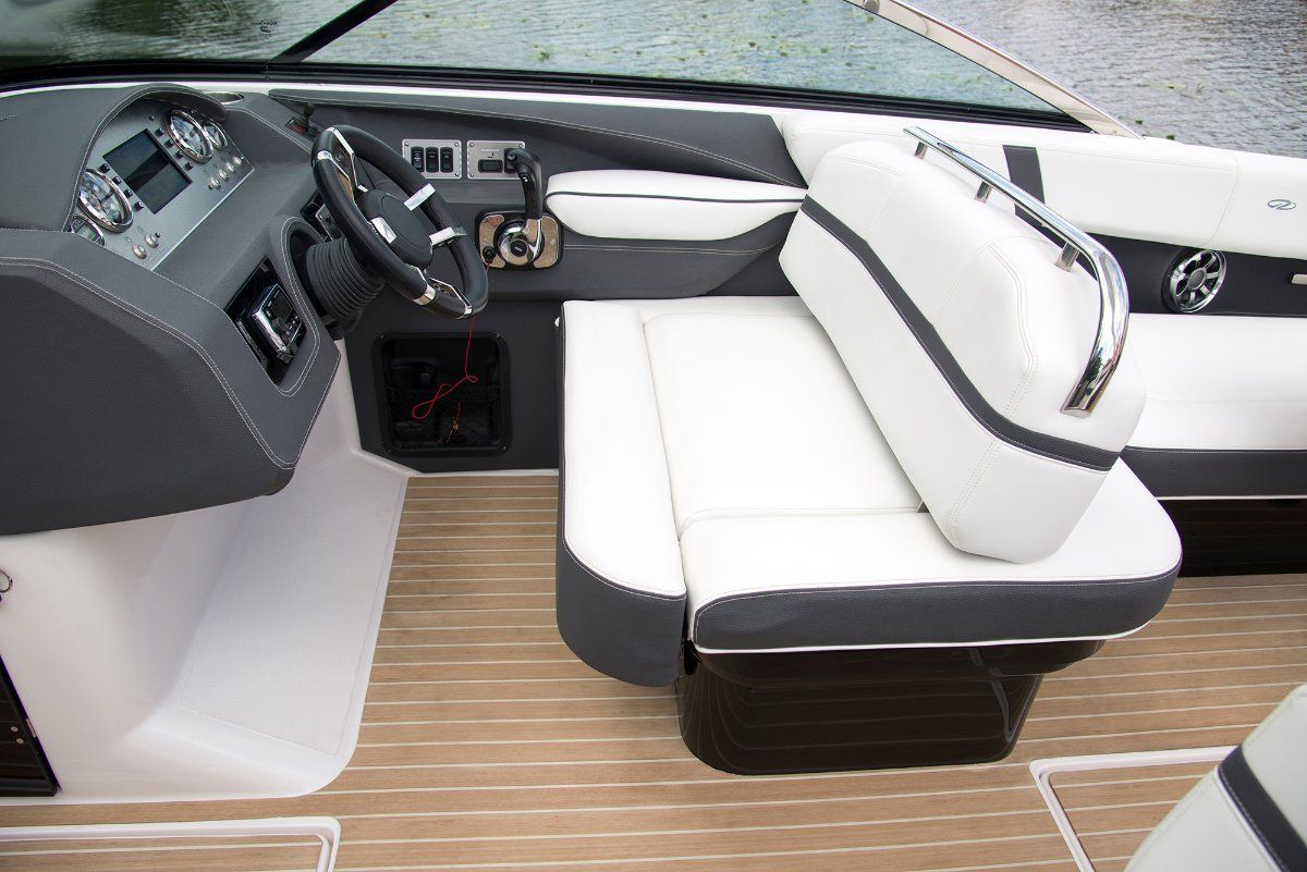 2021 Regal 2800 Bowrider | Boat Research | Yachthub