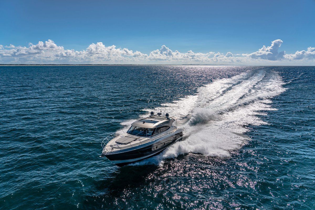 2021 Riviera 5400 Sport Yacht Platinum Edition | Boat Research | Yachthub