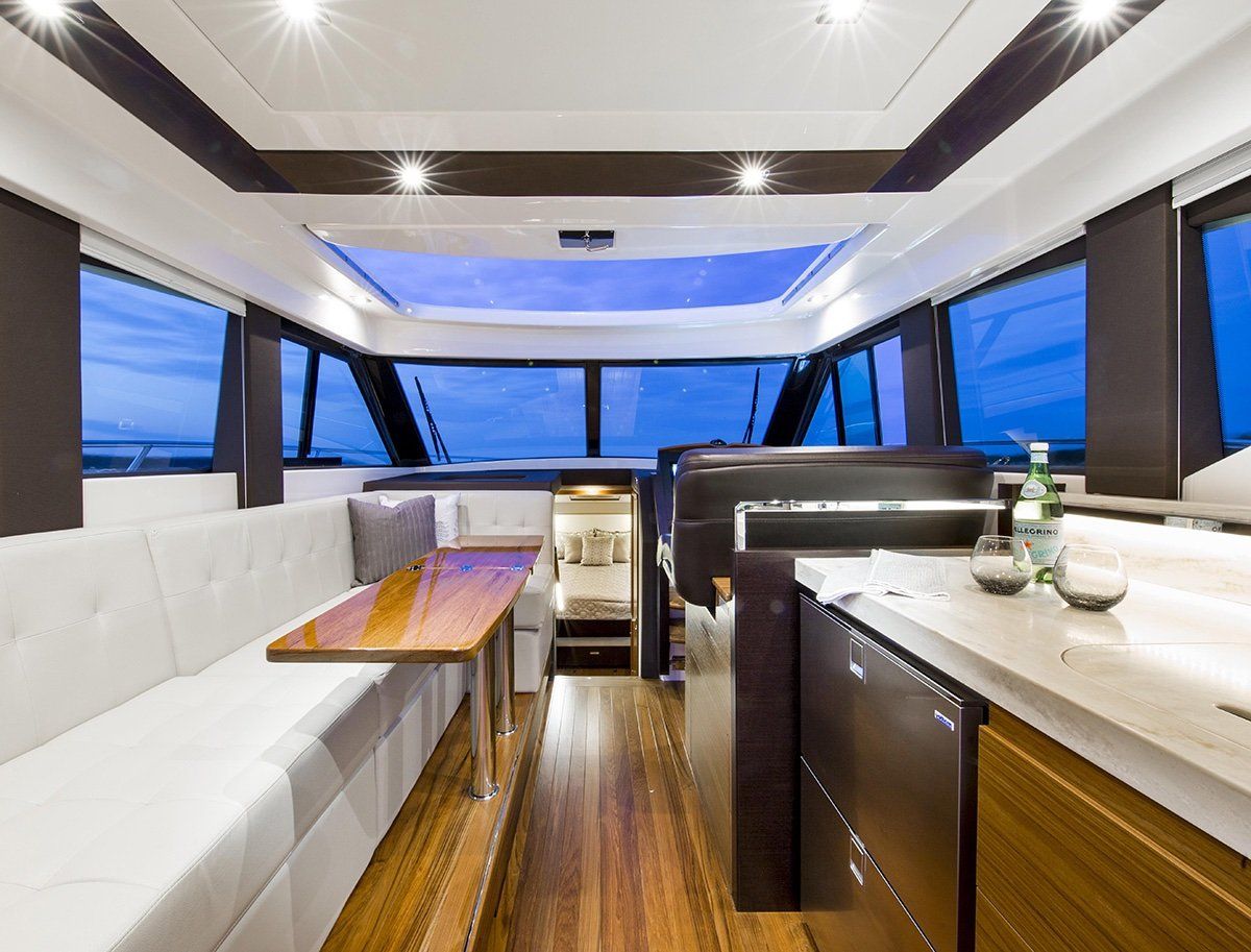 2021 Tiara 3900 Coupe | Boat Research | Yachthub