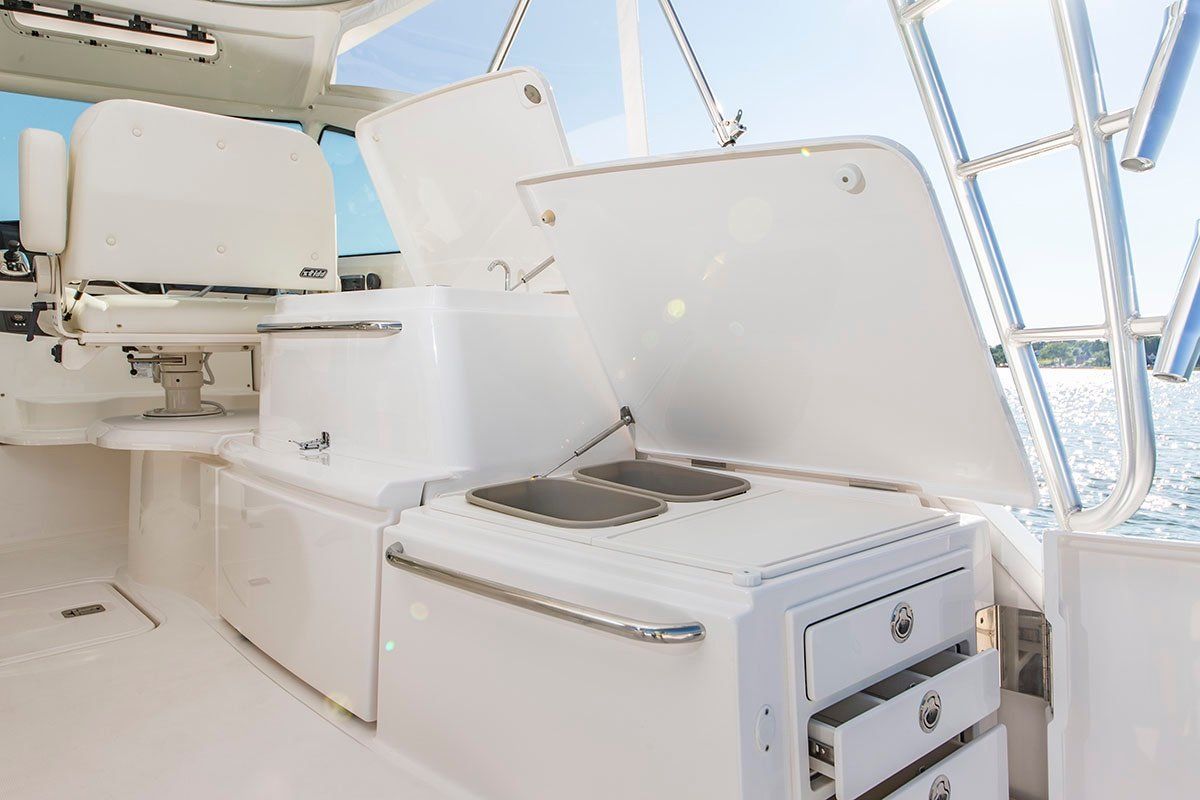 2021 Tiara 4300 | Boat Research | Yachthub