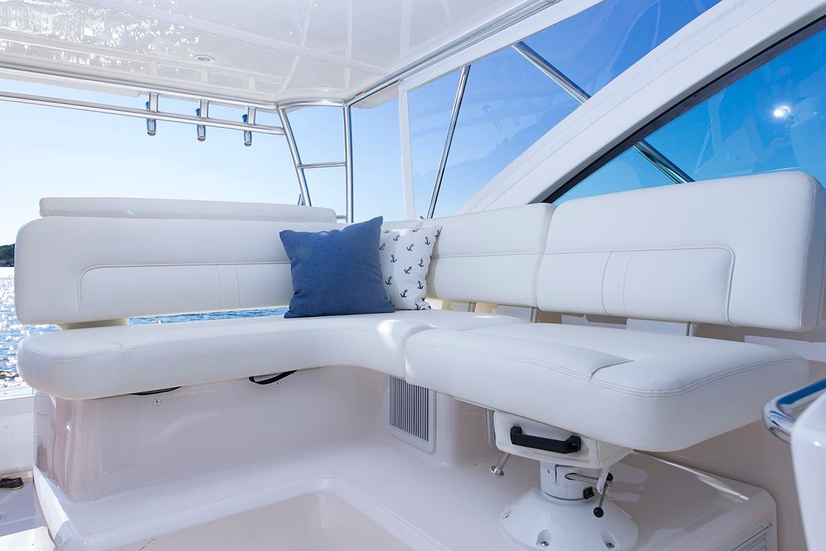 2021 Tiara 4300 | Boat Research | Yachthub