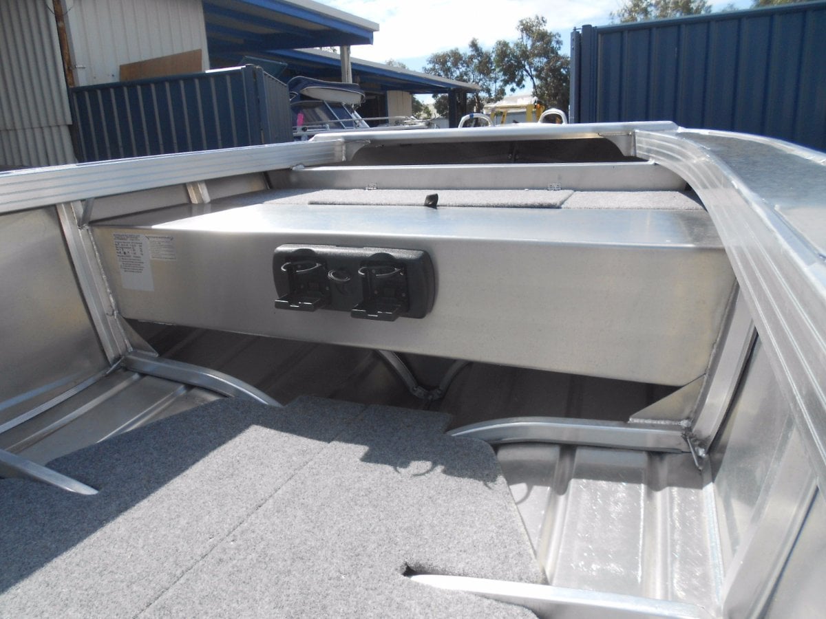 2015 Quintrex 400 Hornet | Boat Research | Yachthub