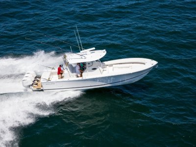 2021 Regulator 34 | Boat Research | Yachthub