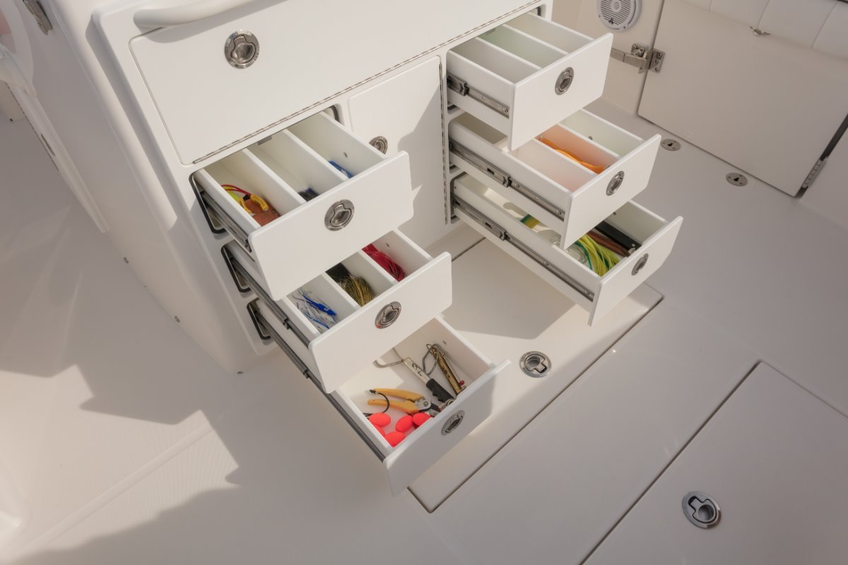 2021 Regulator 34 | Boat Research | Yachthub